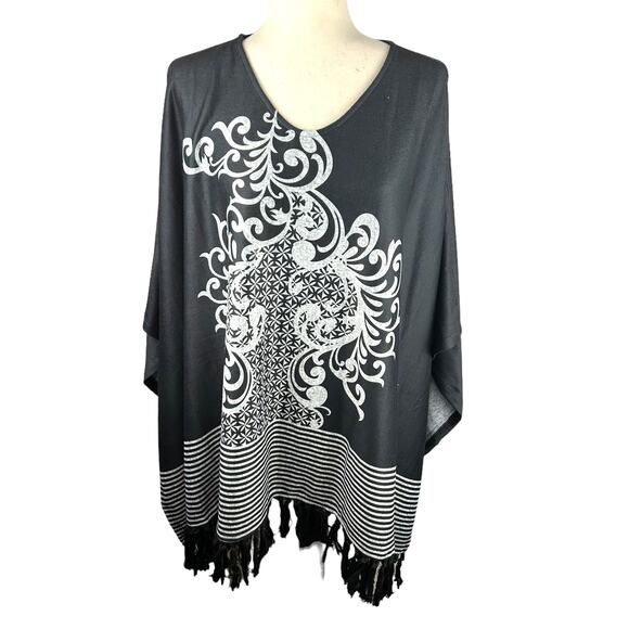 Doe & Rae | Sweaters | New Doe Rae Black And Gray Abstract Print Poncho ...